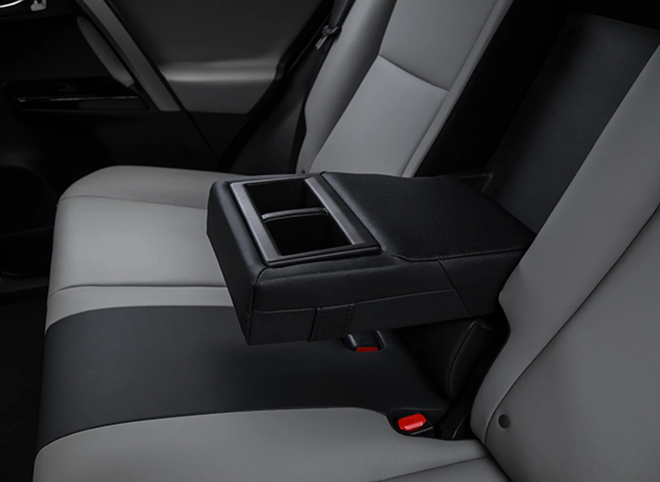 2017 Toyota RAV4 review, photos & specs | CarMax