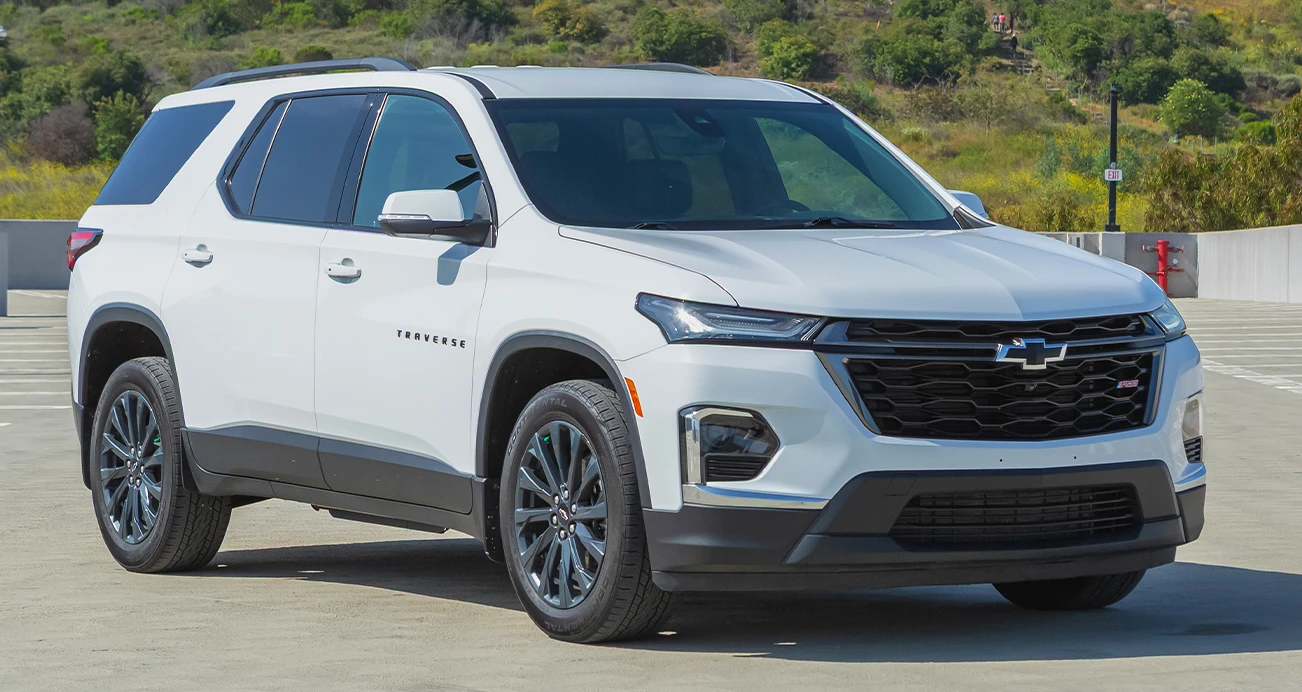 Used Three-Row SUVs Compared: Honda Pilot vs. Chevrolet Traverse | CarMax